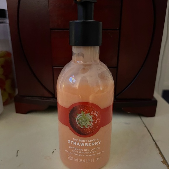 The Body Shop | Skincare | The Body Shop Strawberry Lotion | Poshmark